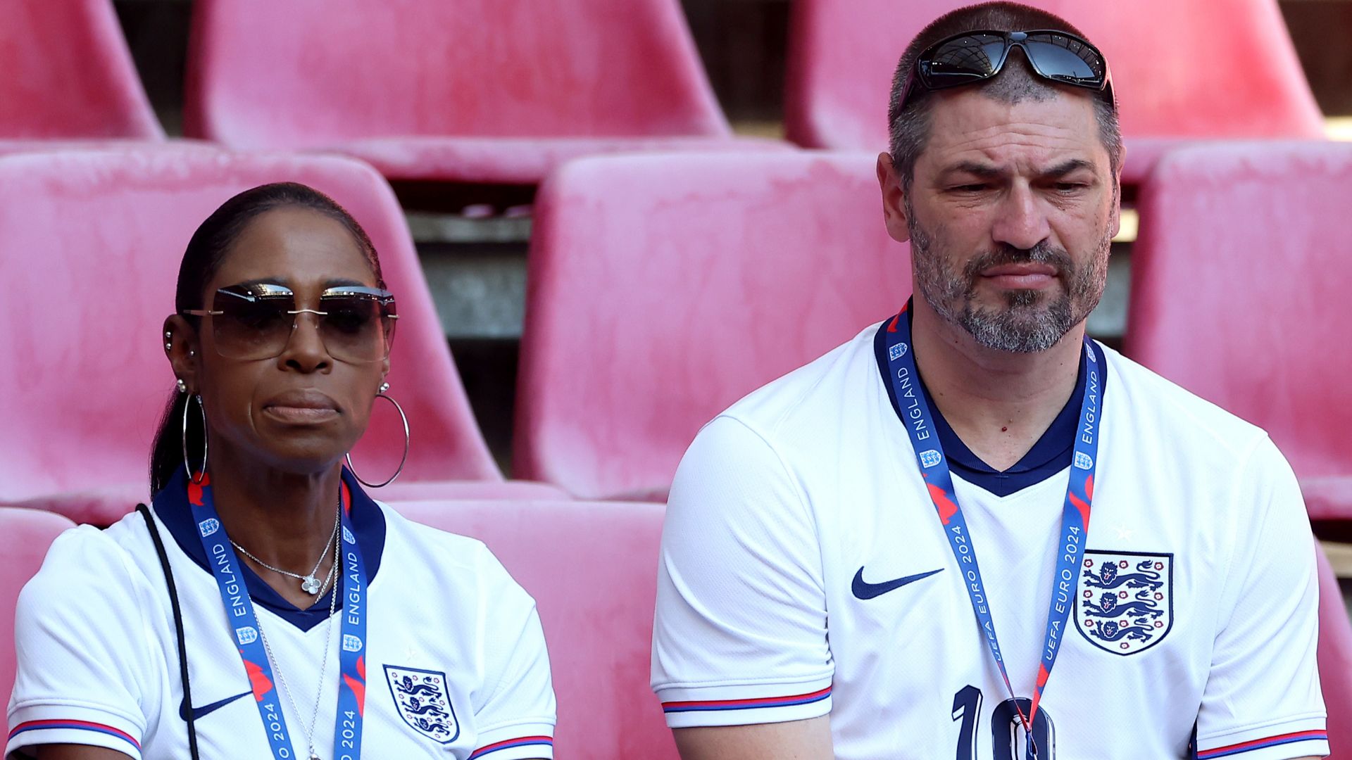 Unwelcome distraction for Jude & Jobe! Bellinghams' parents split as father Mark is accused of ...